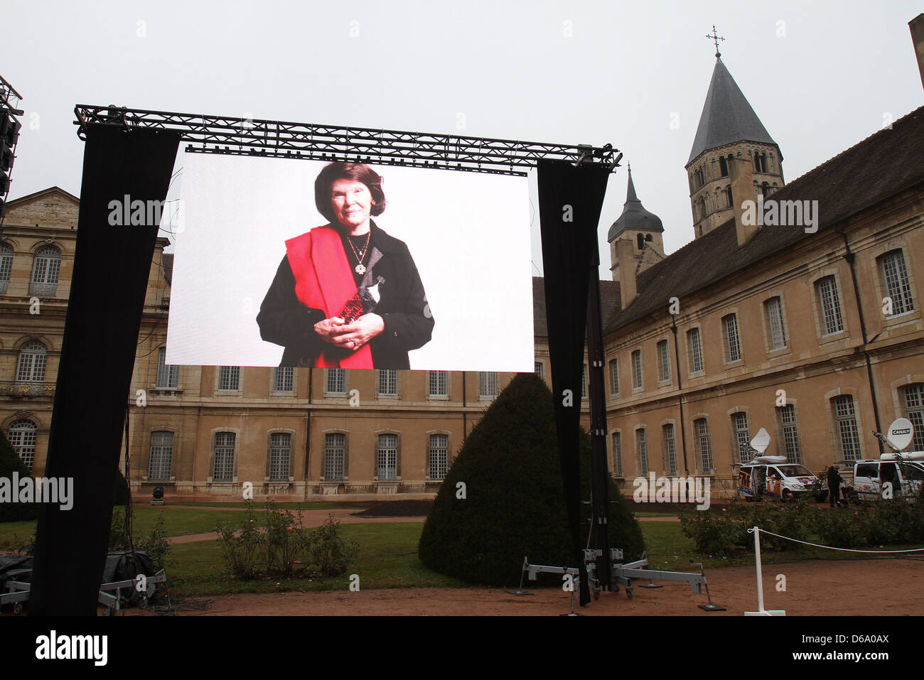Atmosphere Funeral of the former French First Lady Danielle Mitterrand ...