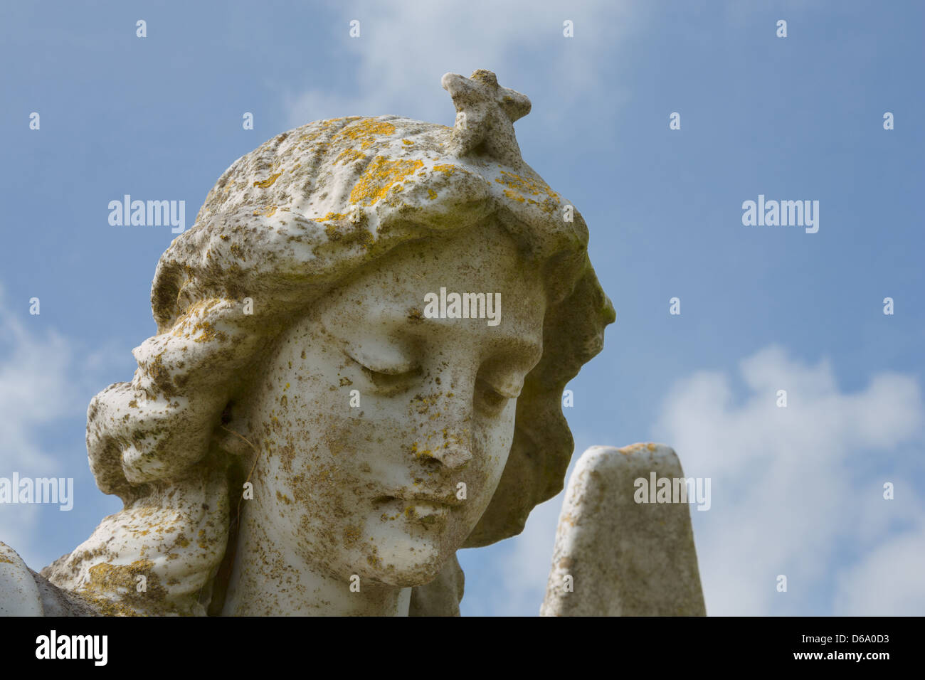 Stone angel hi-res stock photography and images - Alamy