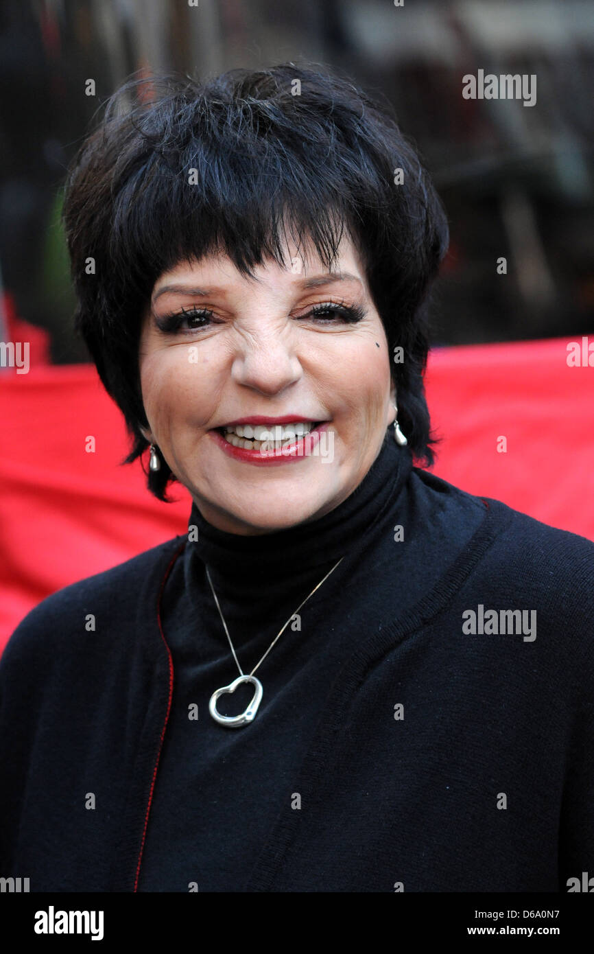 Liza Minnelli attends Gray Line New York's ribbon cutting ceremony ...