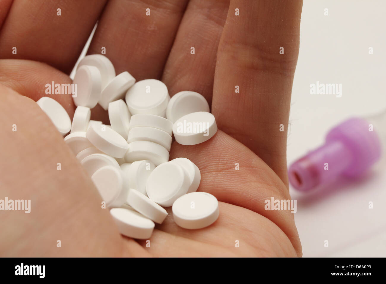 tablets in a hand Stock Photo - Alamy
