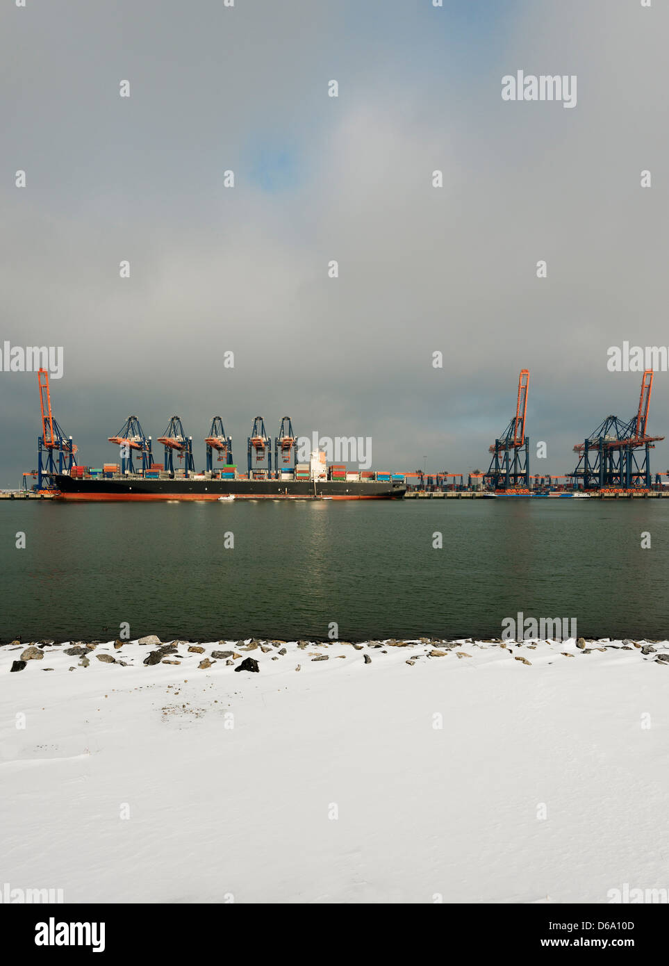 Floating barge hi-res stock photography and images - Alamy