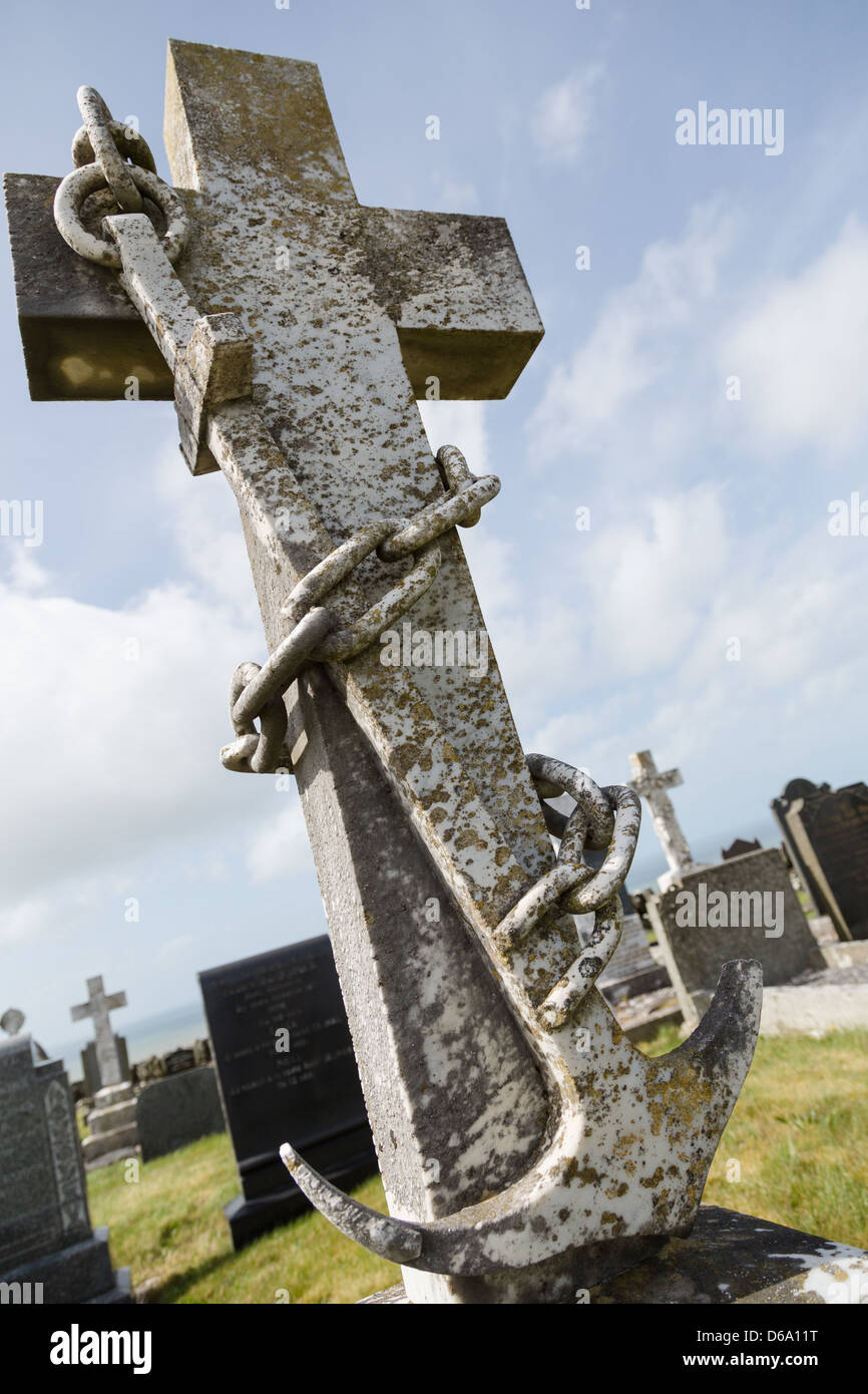 Grave chain hi-res stock photography and images - Alamy