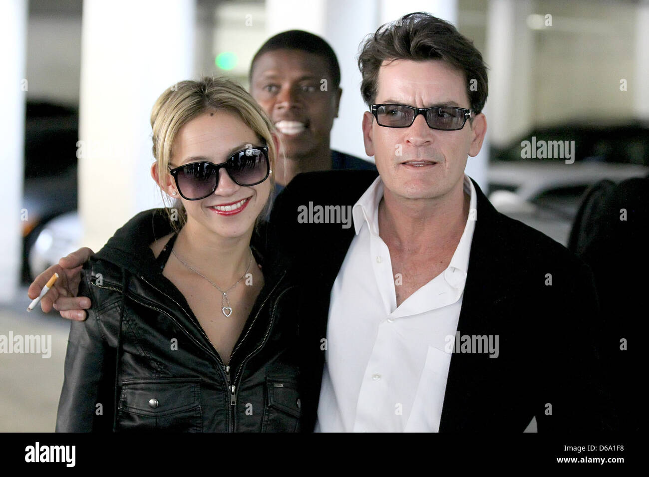 Natalie Kenly aka Natty and Charlie Sheen Charlie Sheen smoking a ...