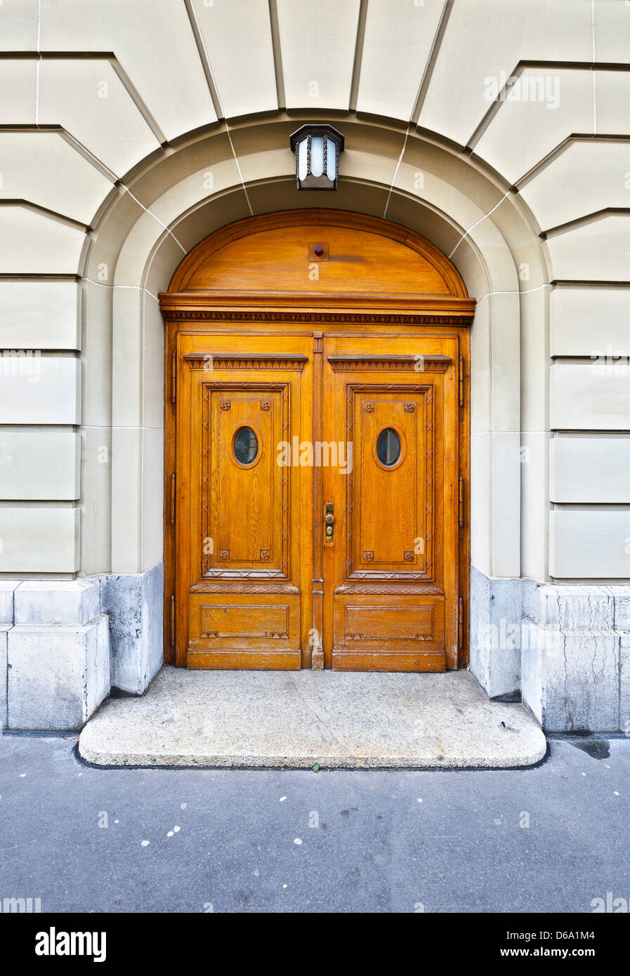 Solid italian door hi-res stock photography and images - Alamy