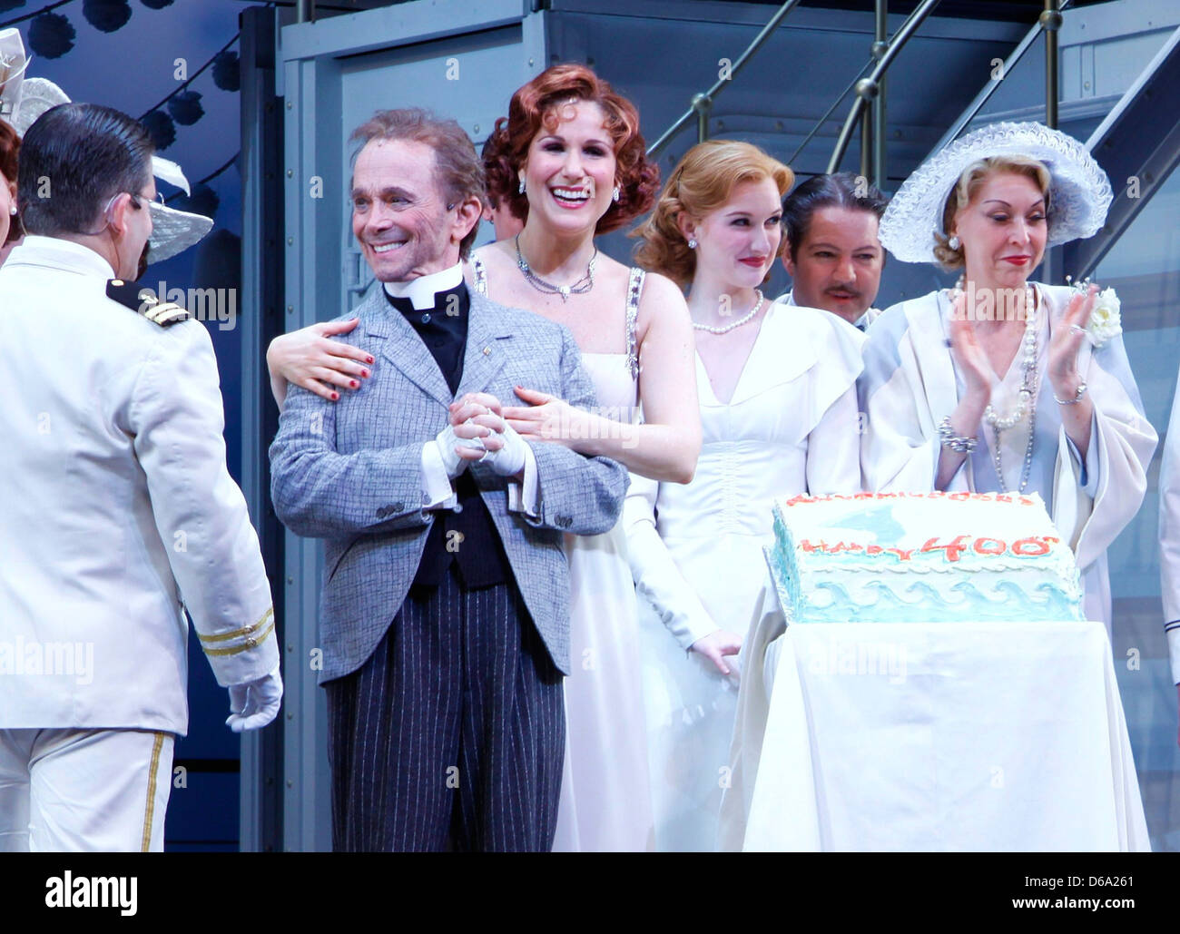 Robert Creighton, Joel Grey, Stephanie J. Block, Erin Mackey, Robert ...