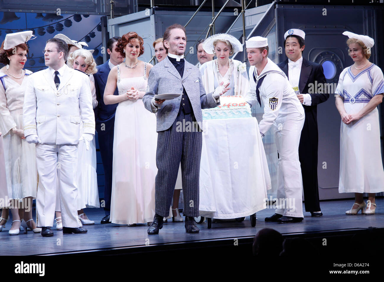 Robert Creighton, Stephanie J. Block, Joel Grey, Julie Halston, Raymond ...