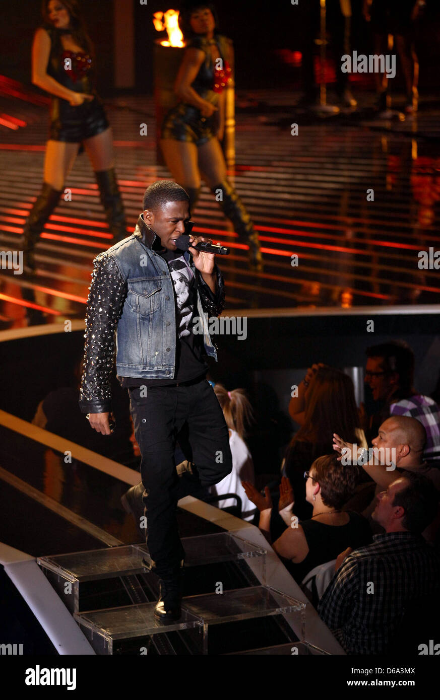 Astro show hi-res stock photography and images - Alamy