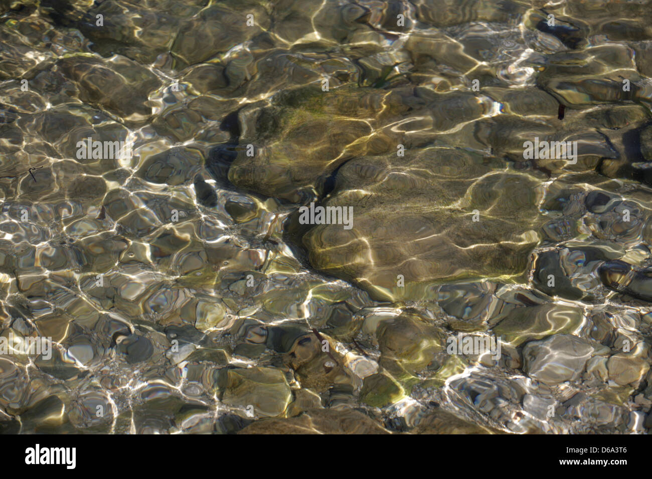 Pebbles in a pool of water hi-res stock photography and images - Alamy