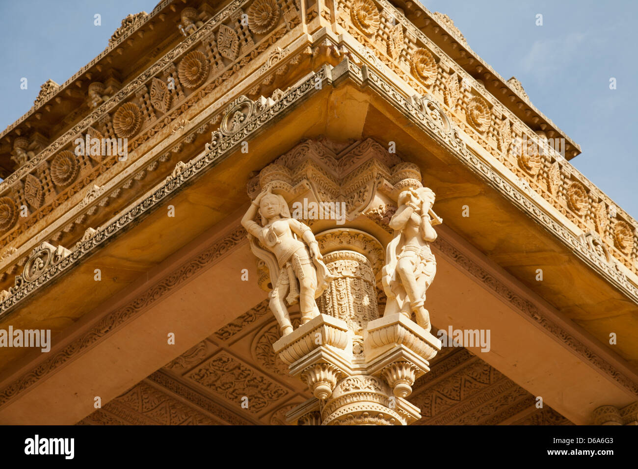 Shree Sanatan Hindu Mandir Hindu Temple Wembley Stock Photo - Alamy
