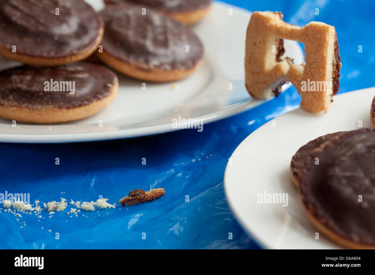 Tower Bridge Iconic British images have been created out of Jaffa Cakes ...