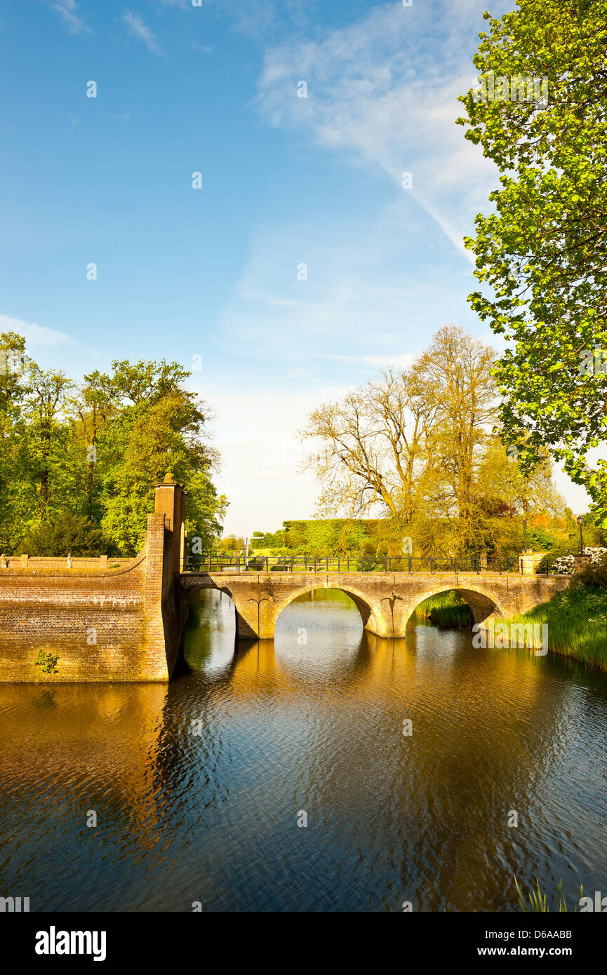 Castle gate bridg hi-res stock photography and images - Alamy