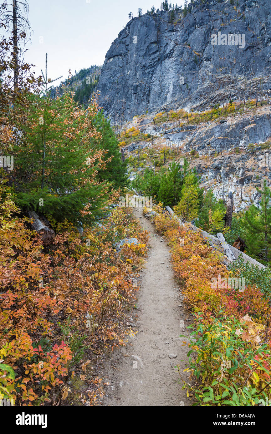 Snow Creek Wall along Snow Lakes Trail into The Enchantments, Okanogan ...