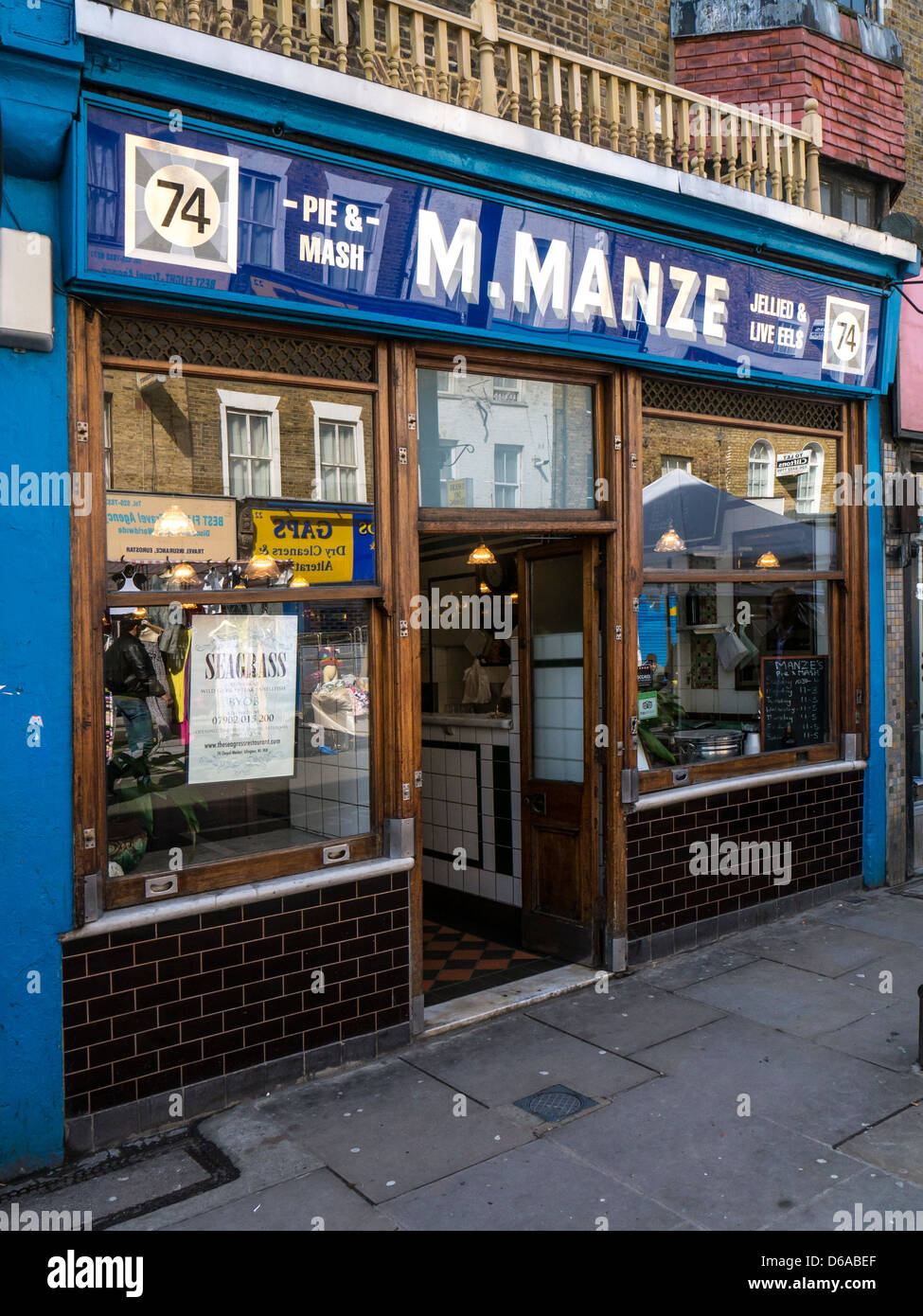 Manze Pie And Mash High Resolution Stock Photography and Images - Alamy