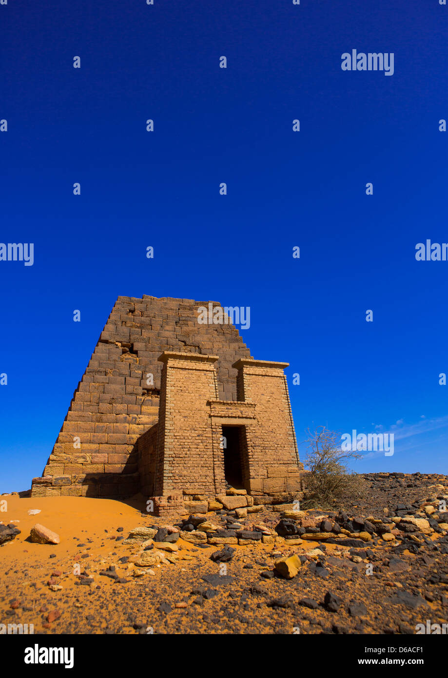 Death pyramid hi-res stock photography and images - Alamy