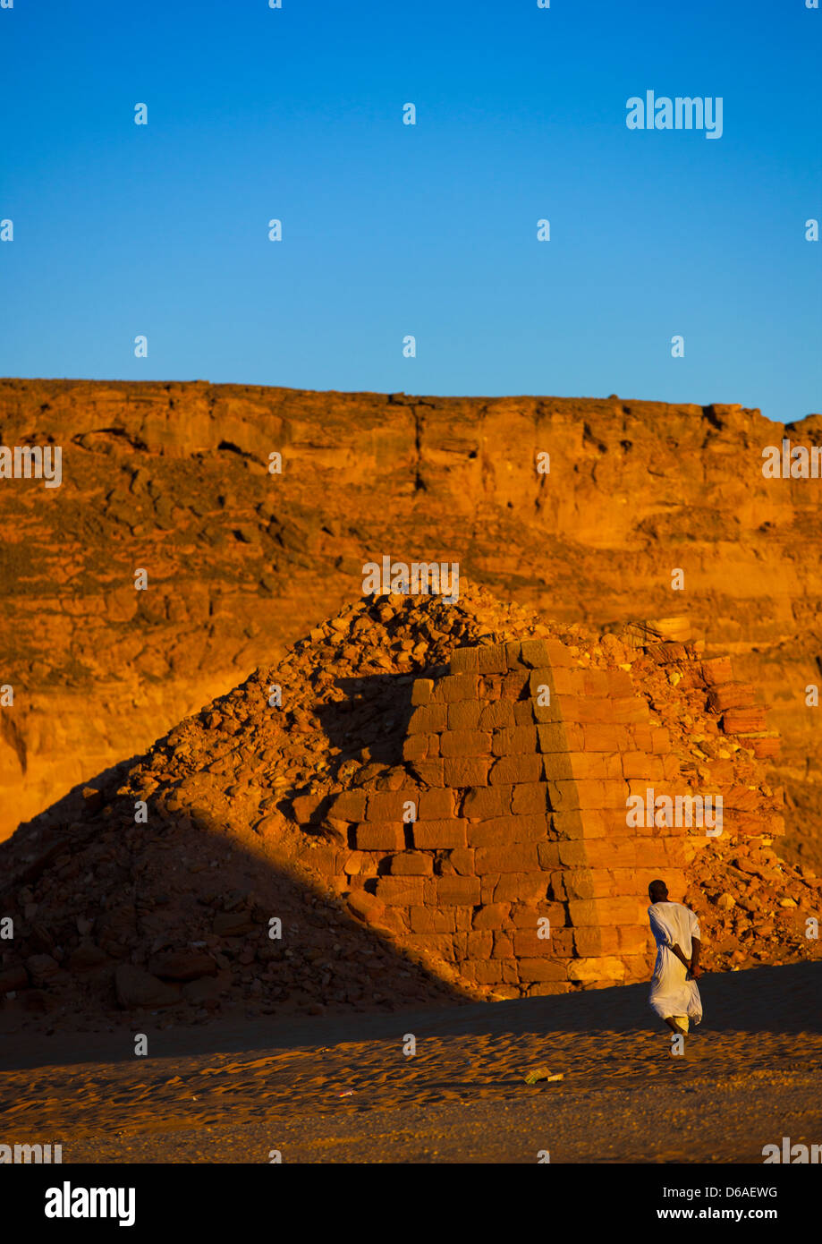 Pyramids jebel barkal sudan hi-res stock photography and images - Alamy
