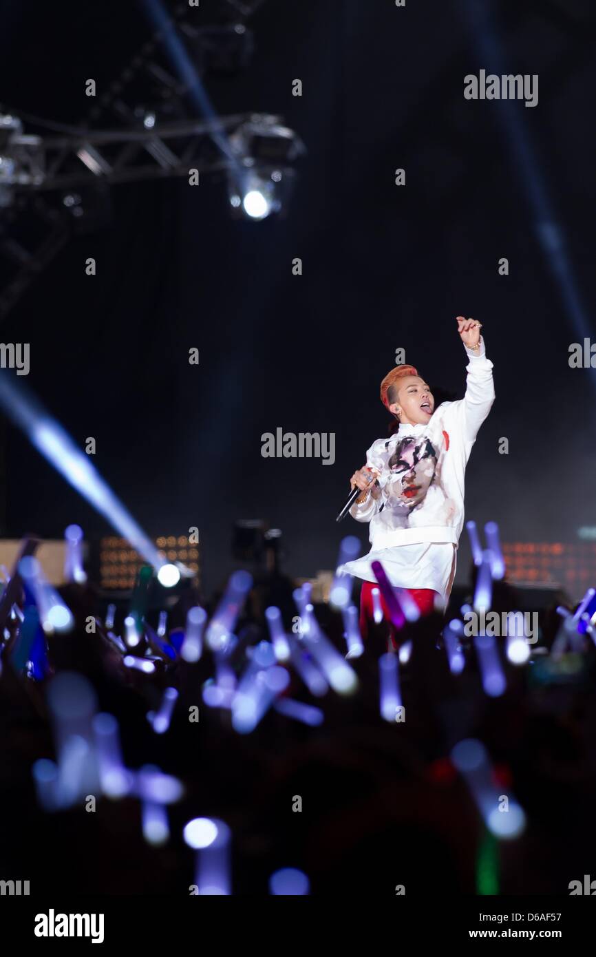 G-DRAGON at PSY's concert Happening in Seoul, South Korea on Saturday ...