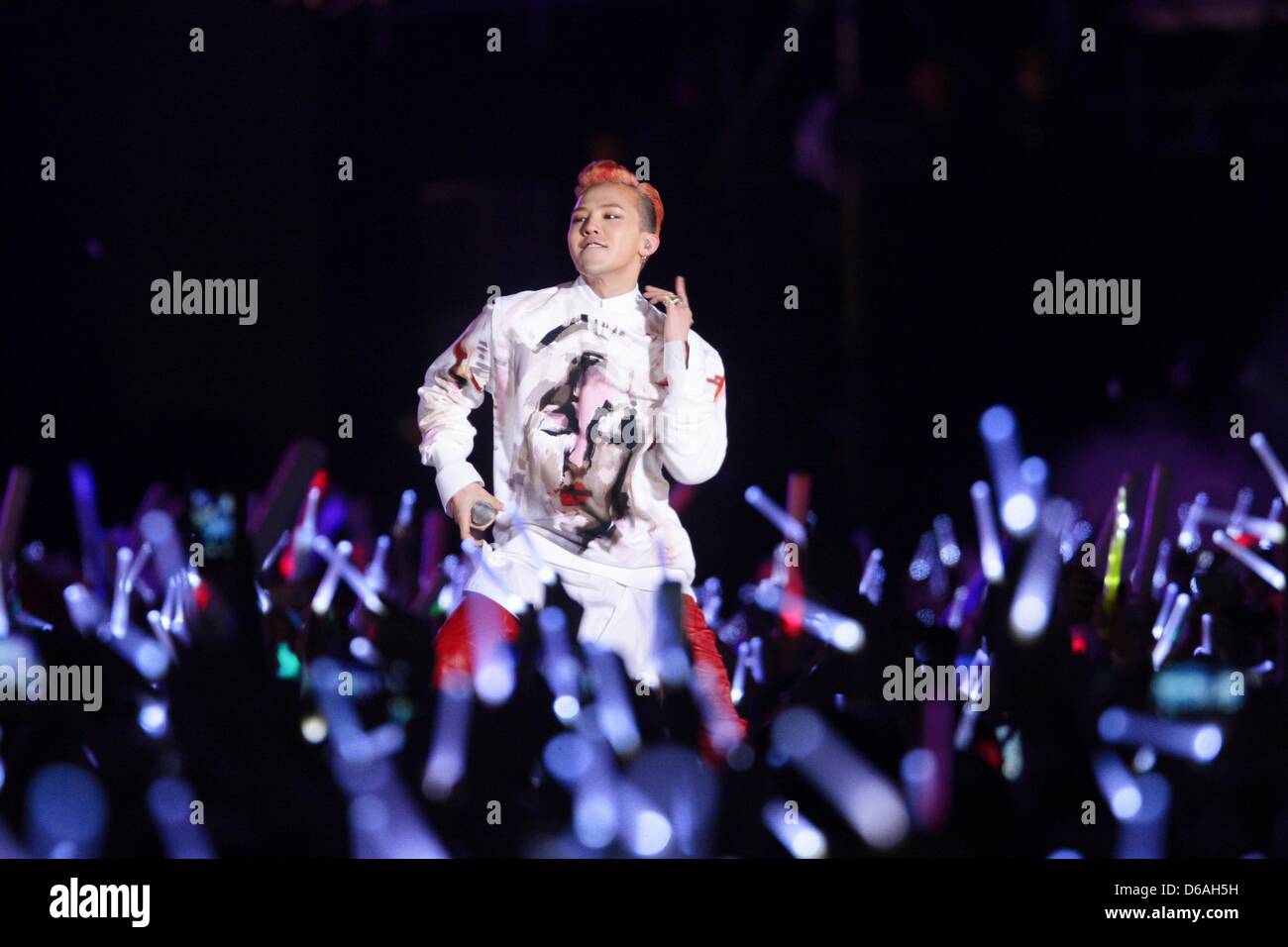 G-DRAGON at PSY's concert Happening in Seoul, South Korea on Saturday ...