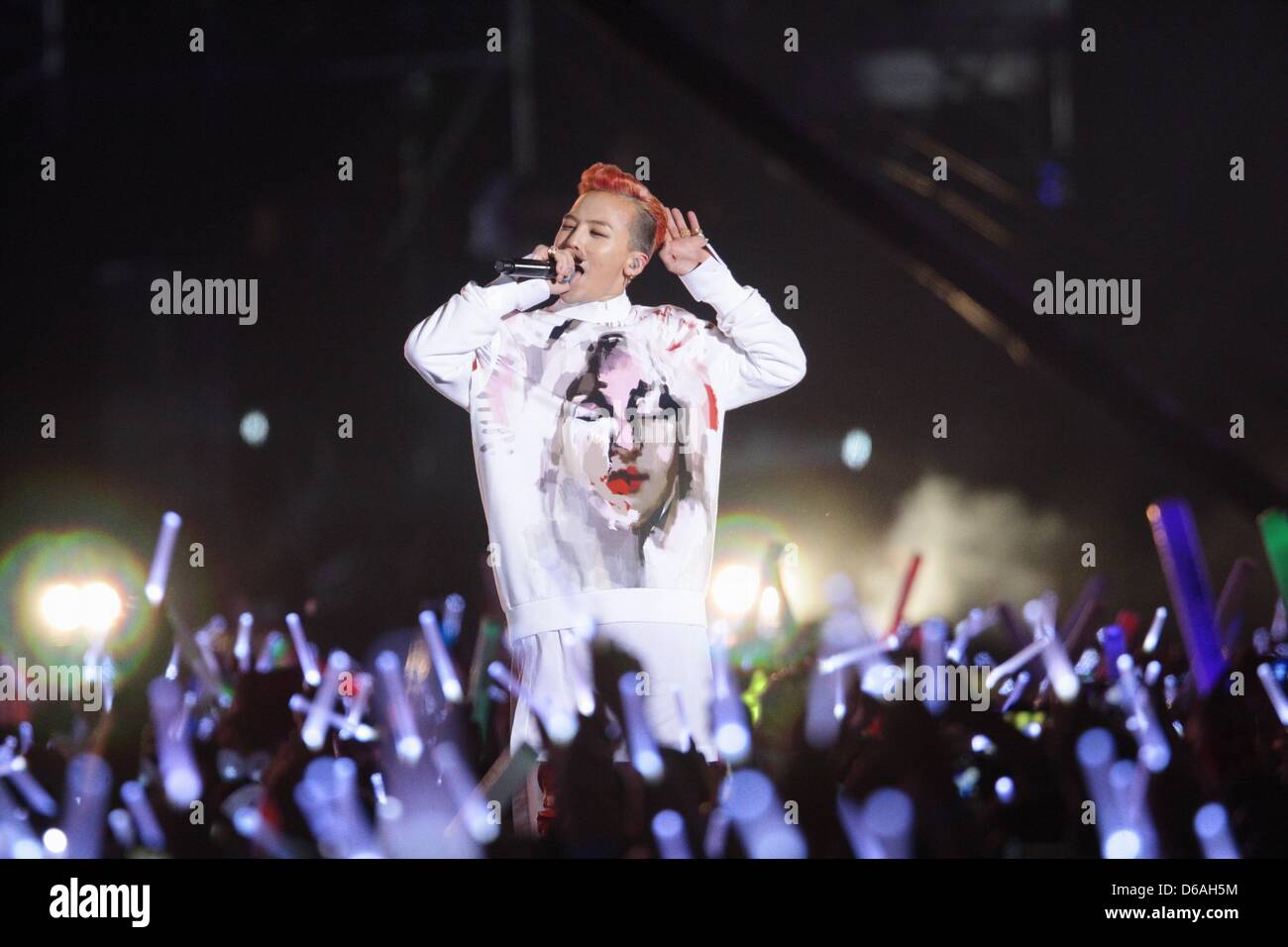 G-DRAGON at PSY's concert Happening in Seoul, South Korea on Saturday ...
