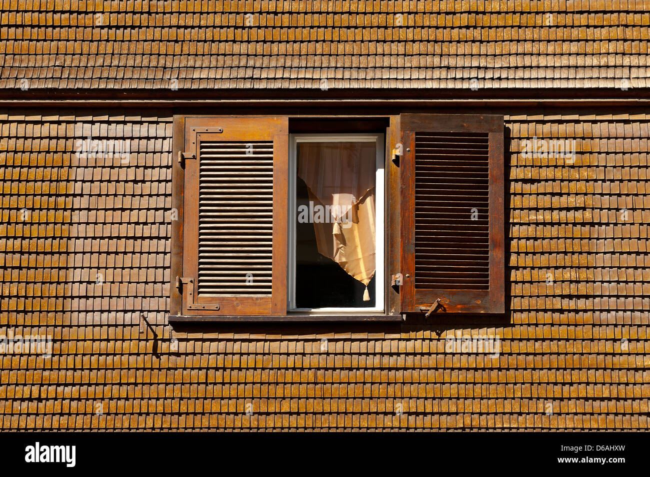 Shutter swiss chalet hi-res stock photography and images - Alamy