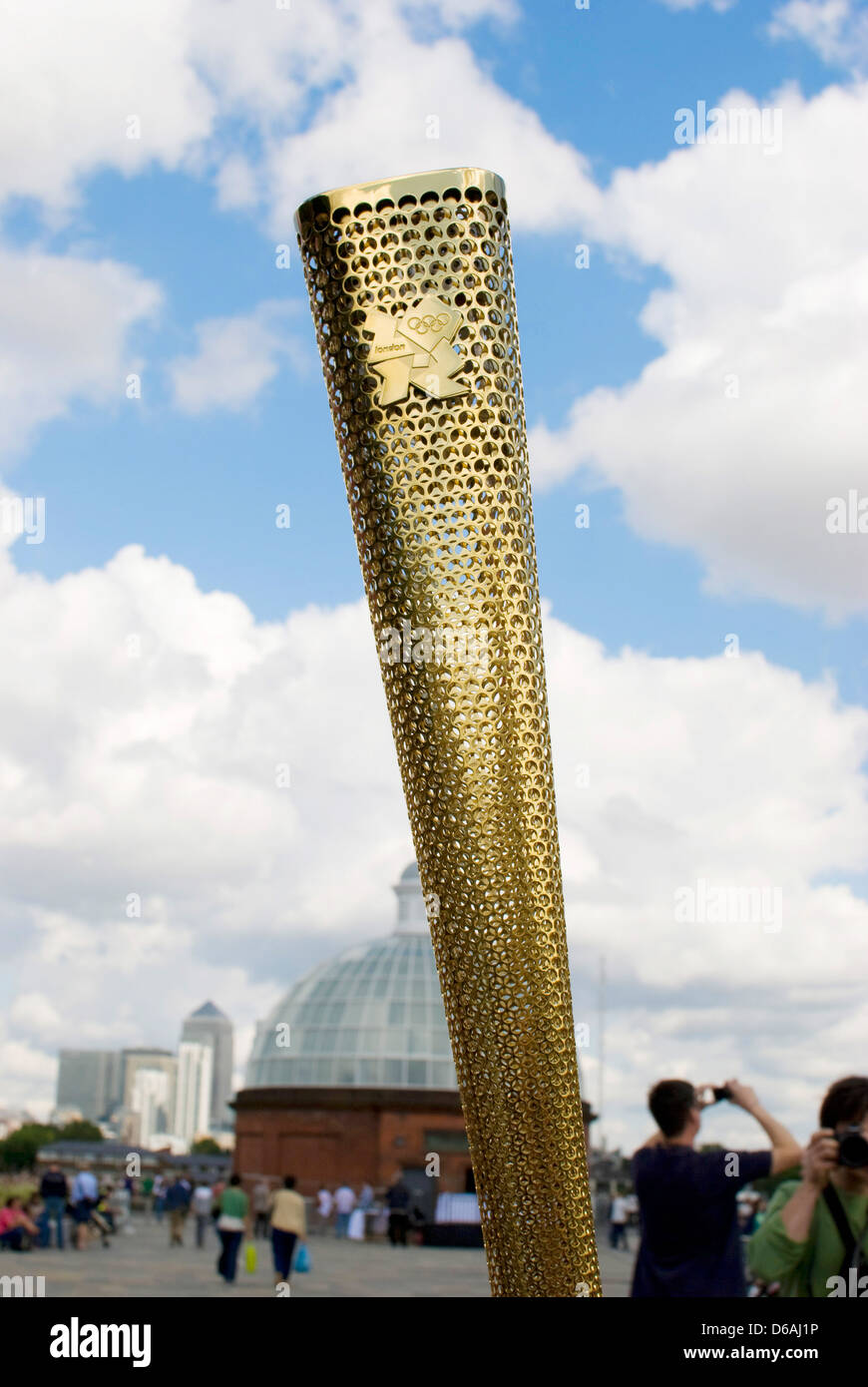 Olympic torch hi-res stock photography and images - Alamy