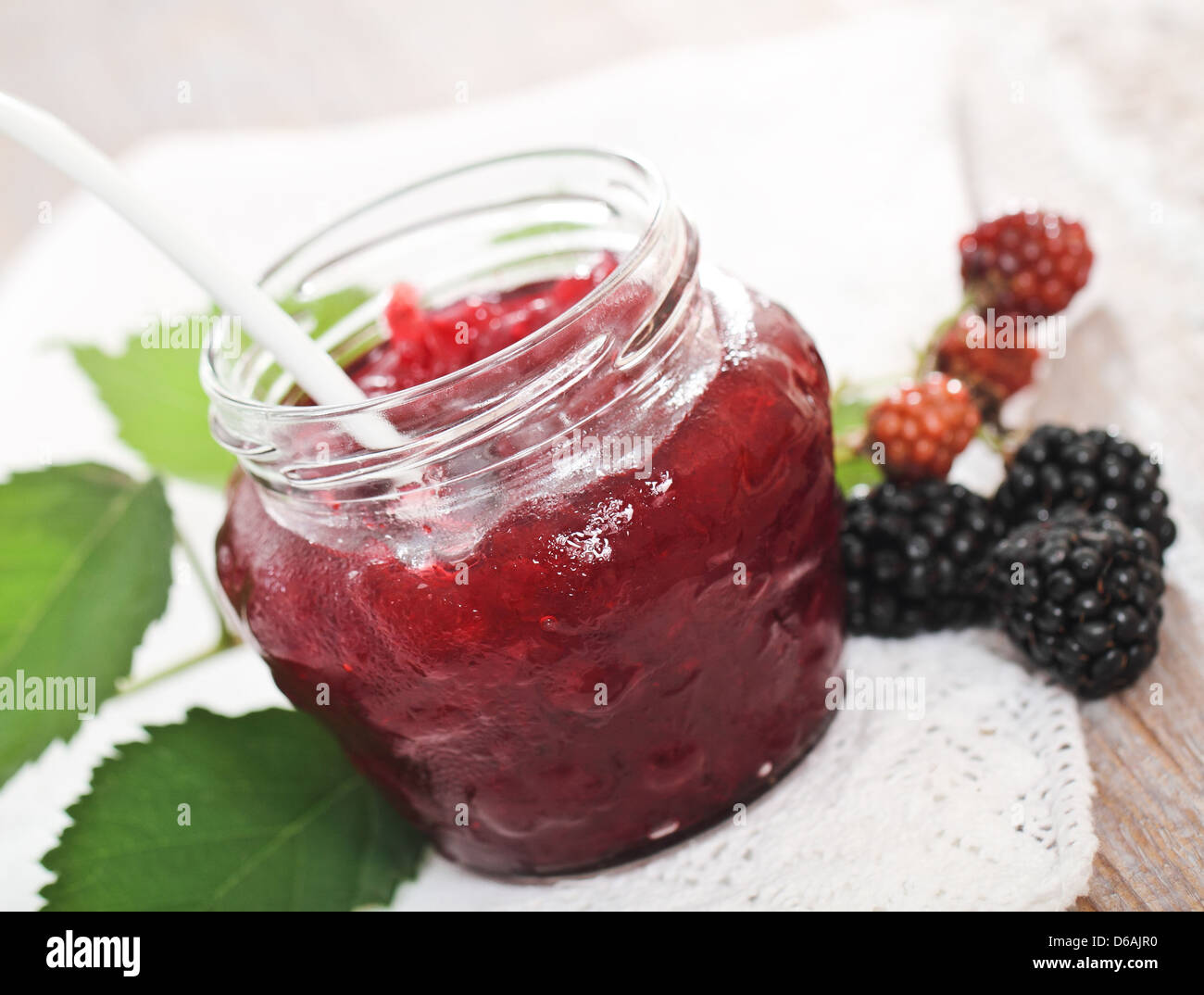 Blackberry jam and fresh blackberries Stock Photo - Alamy