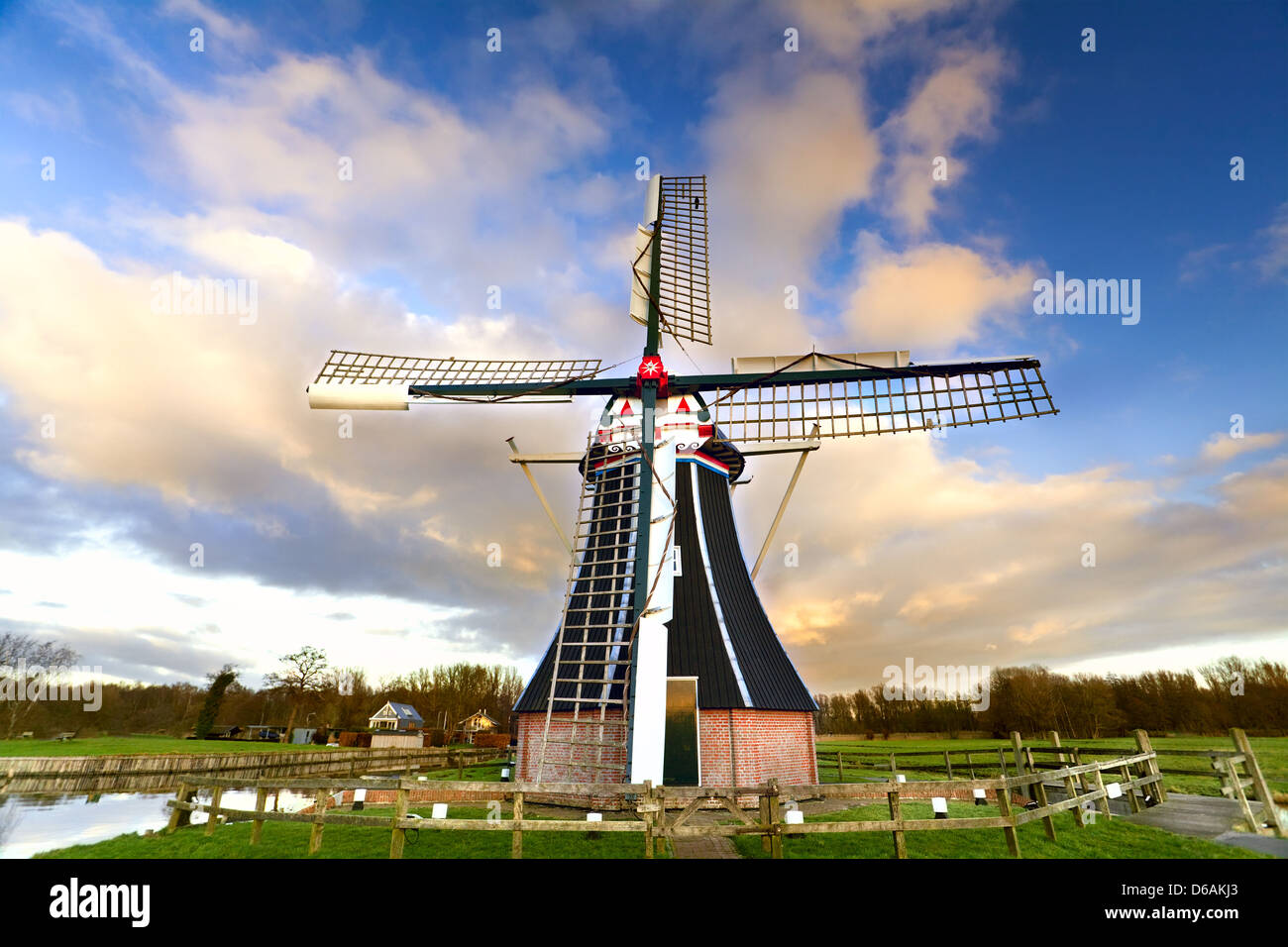 Wide farm old windmill hi-res stock photography and images - Alamy