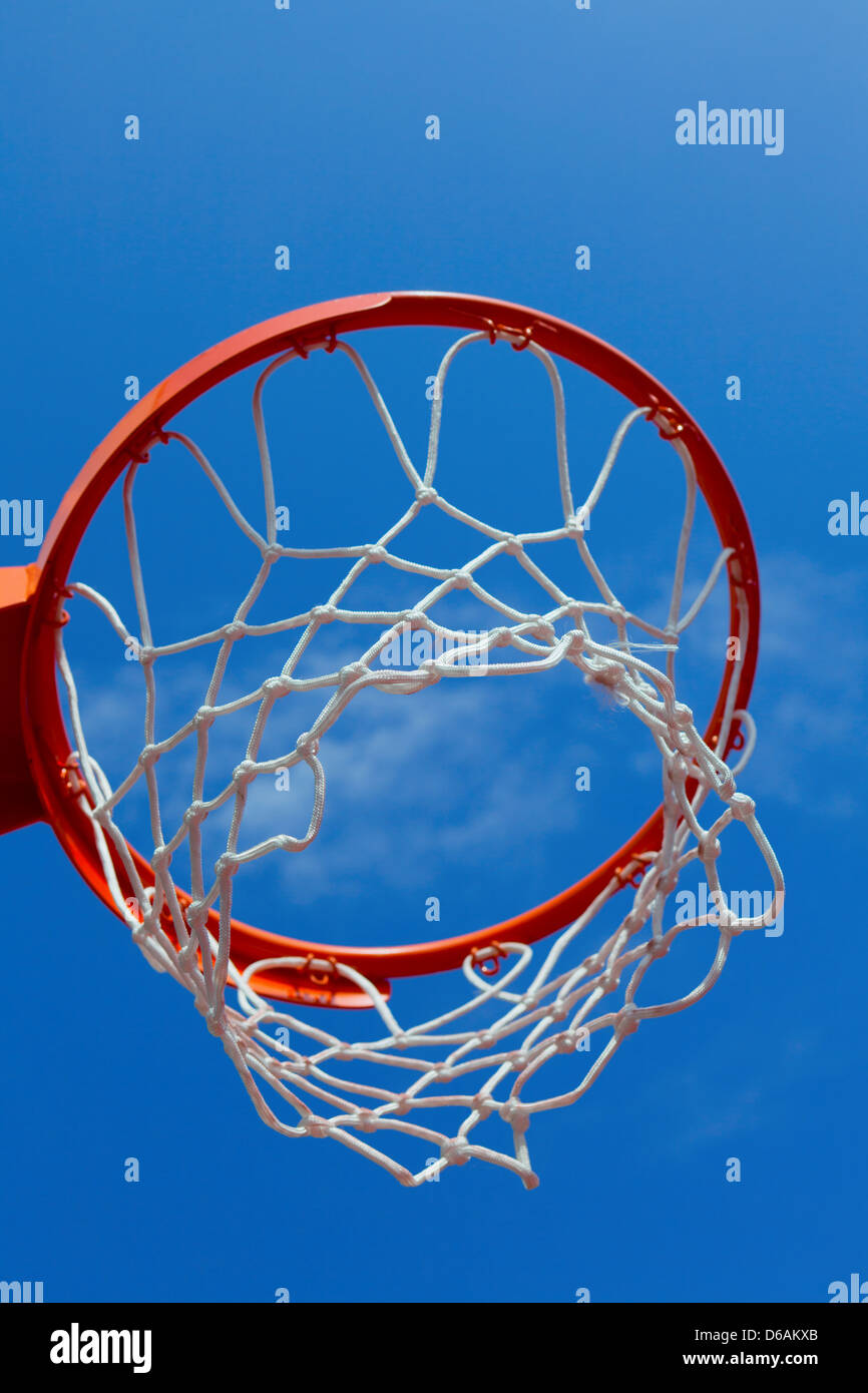 Ball falling net basketball hi-res stock photography and images - Alamy