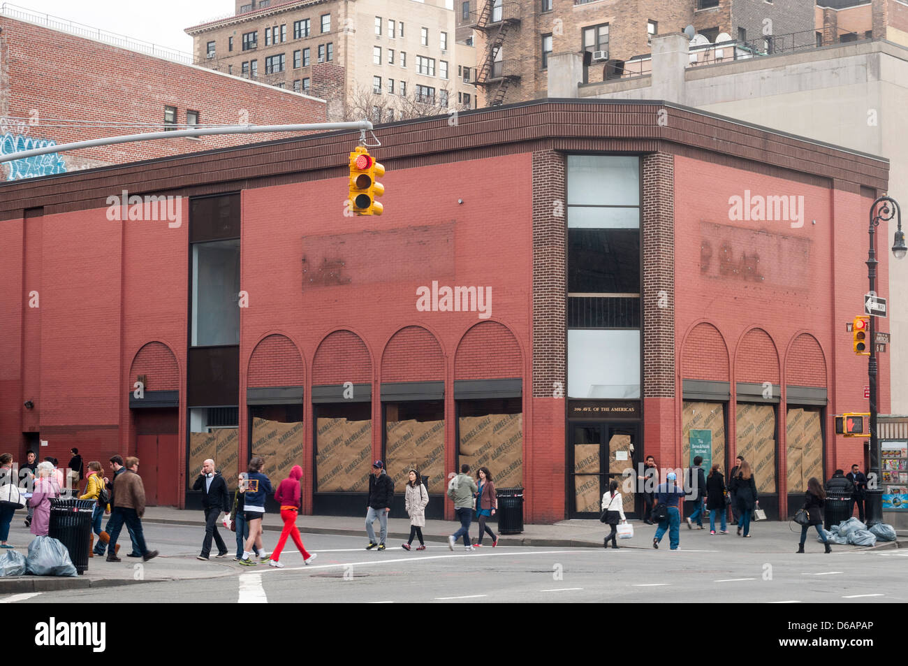 Book store closing hi-res stock photography and images - Alamy