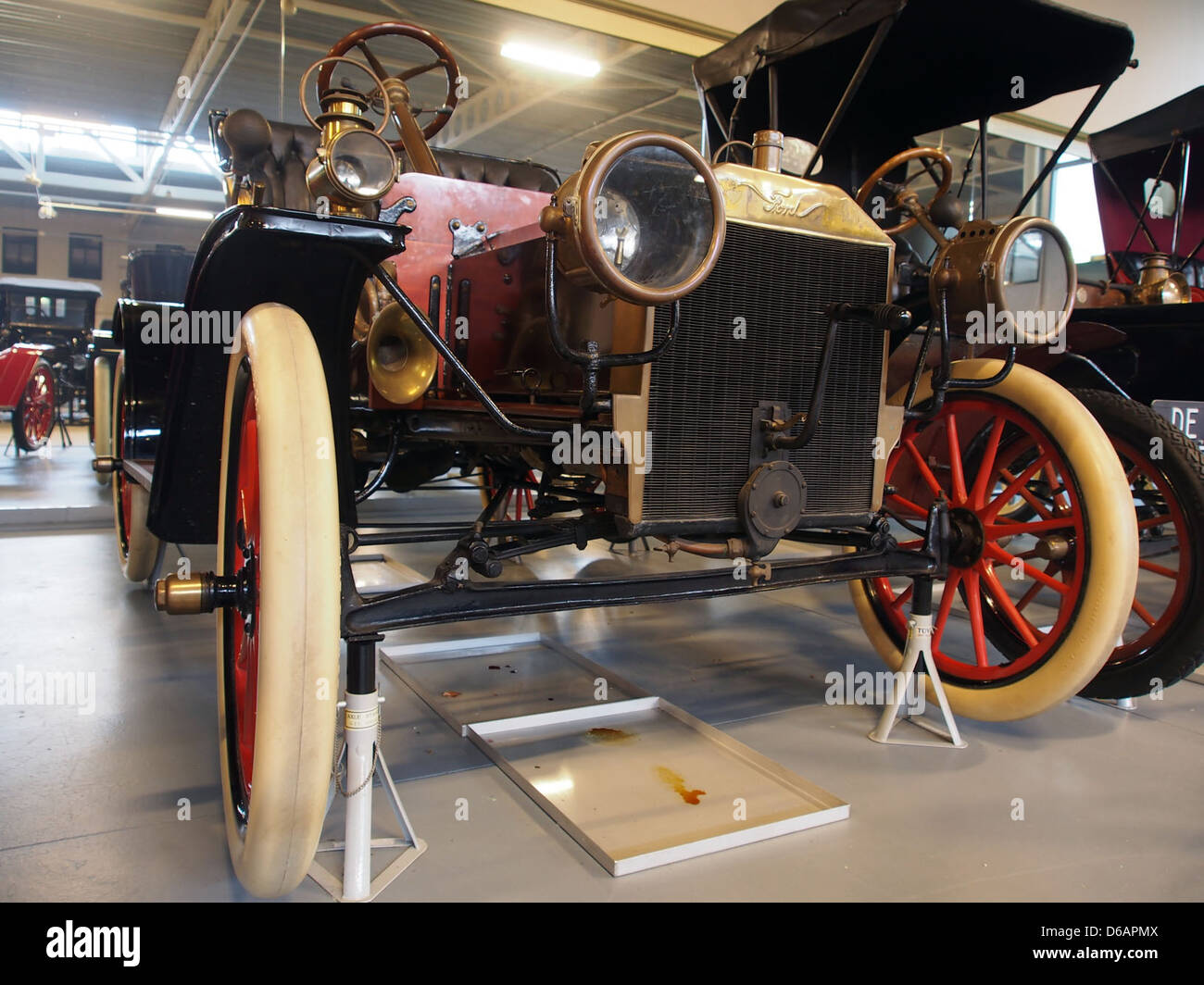 The 1907 Ford R is an early automobile model produced by Ford, known ...