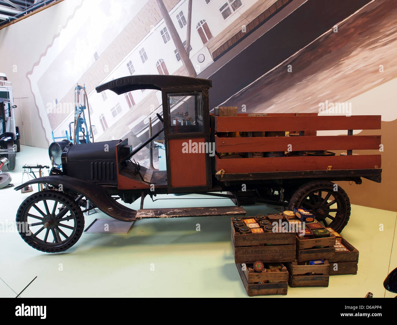 The 1910 Ford T open truck is a historical vehicle from Ford's early ...