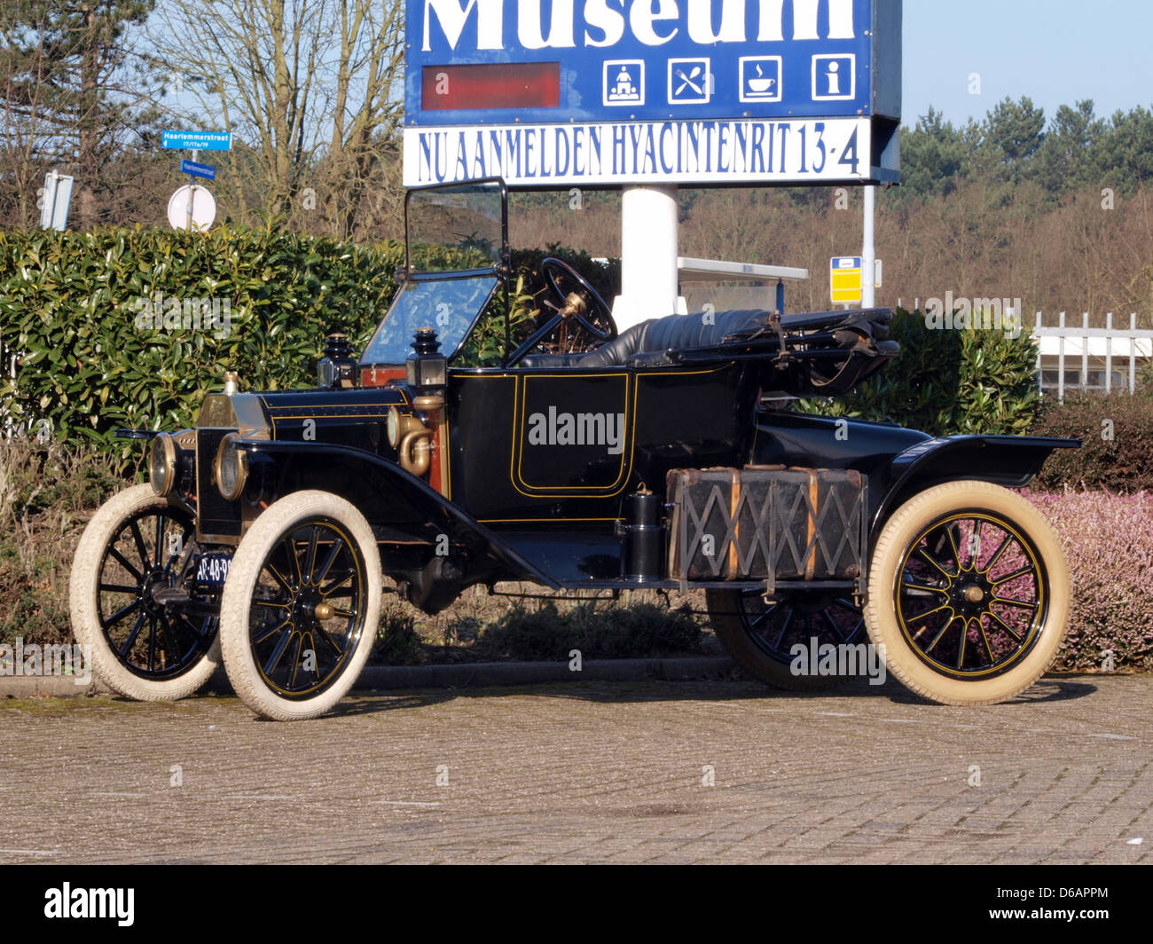 The 1914 Ford Runabout is a classic early 20th-century automobile ...