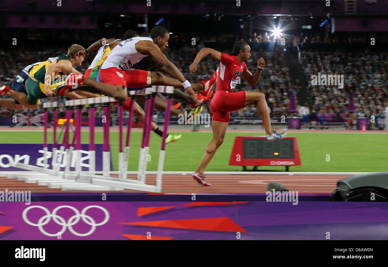 Leads 110m hurdles hi-res stock photography and images - Alamy