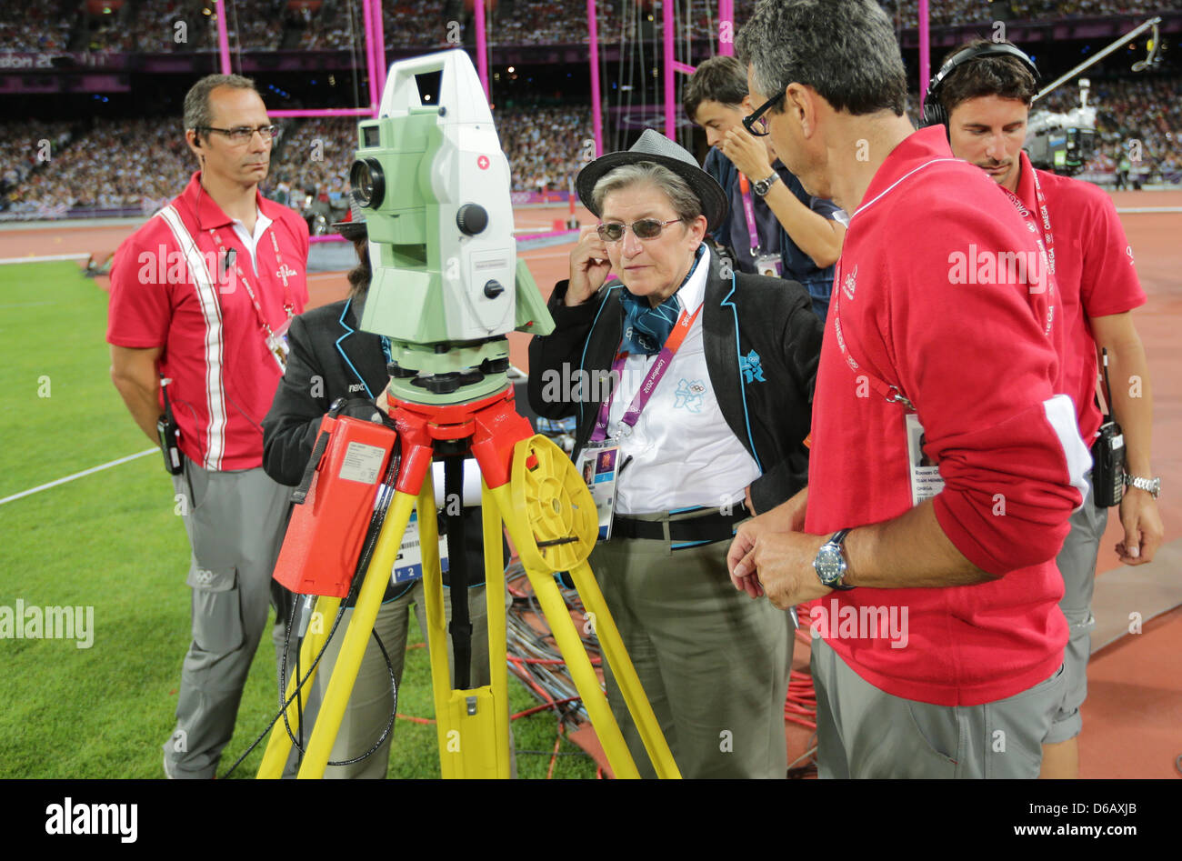 Great britain hammer throw hi-res stock photography and images - Alamy