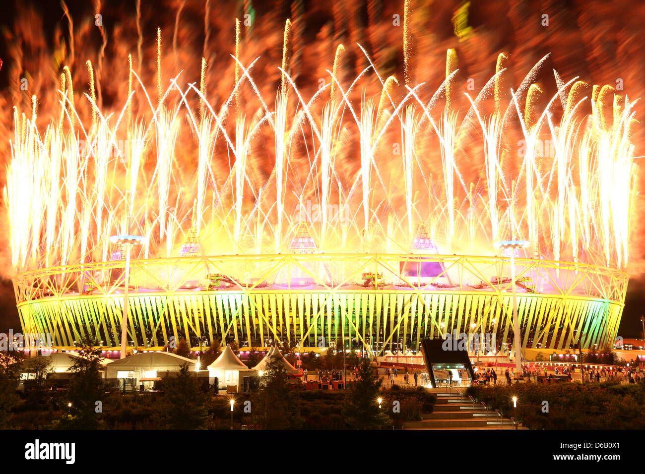 Olympic stadium london 2012 fireworks hi-res stock photography and ...