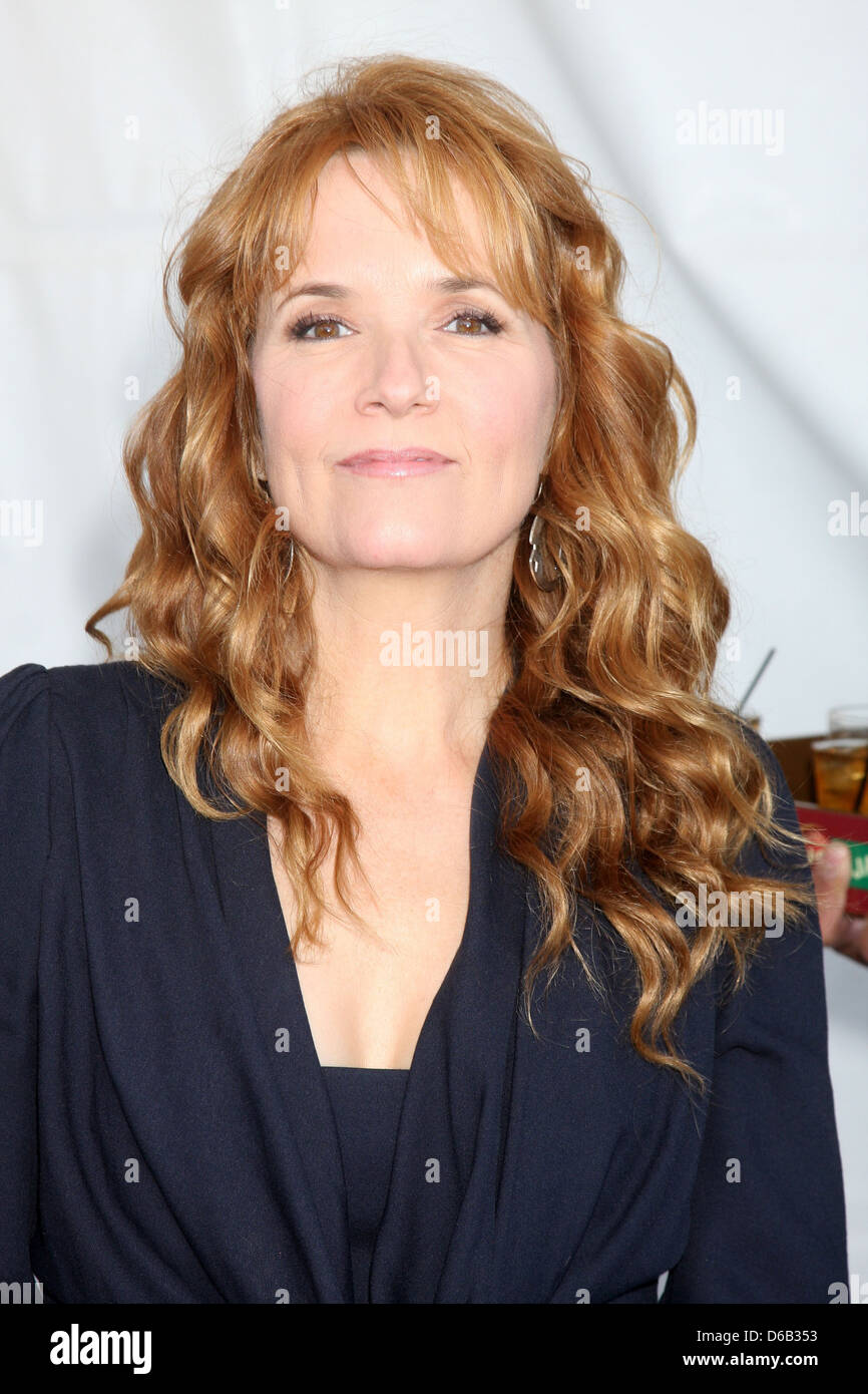 Lea Thompson The 2011 Film Independent Spirit awards held at Santa ...