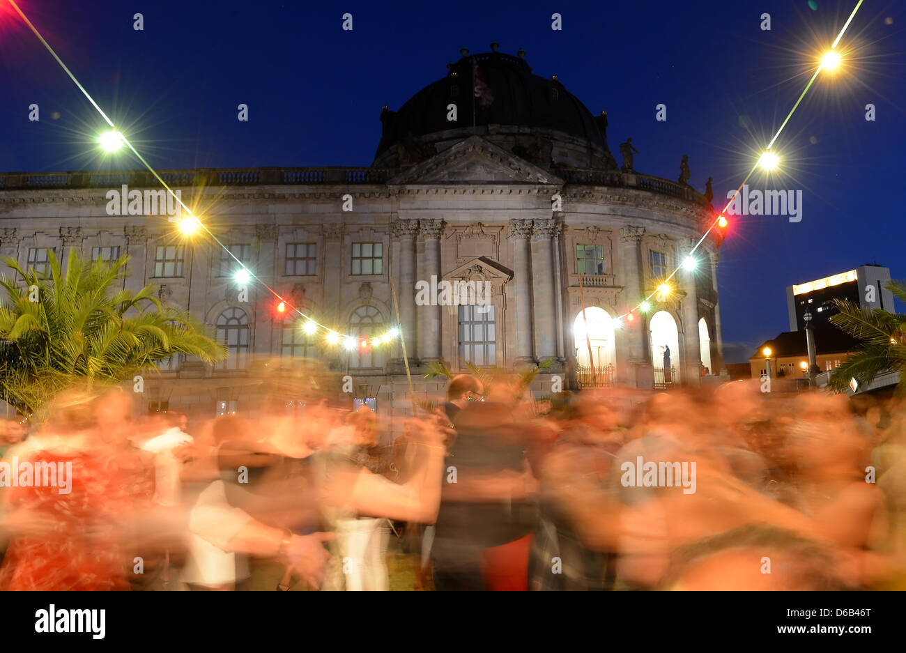 People dance at the 'beach bar' Strandbar Mitte in Berlin, Germany, 15 ...