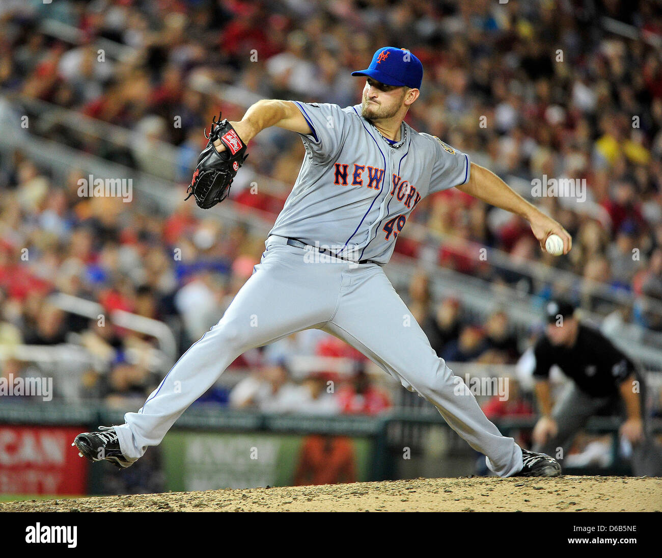 New York Mets pitcher Jon Niese (49) pitches in the eighth inning ...
