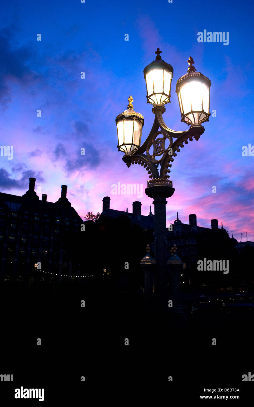 Lighted street lamp hi-res stock photography and images - Alamy