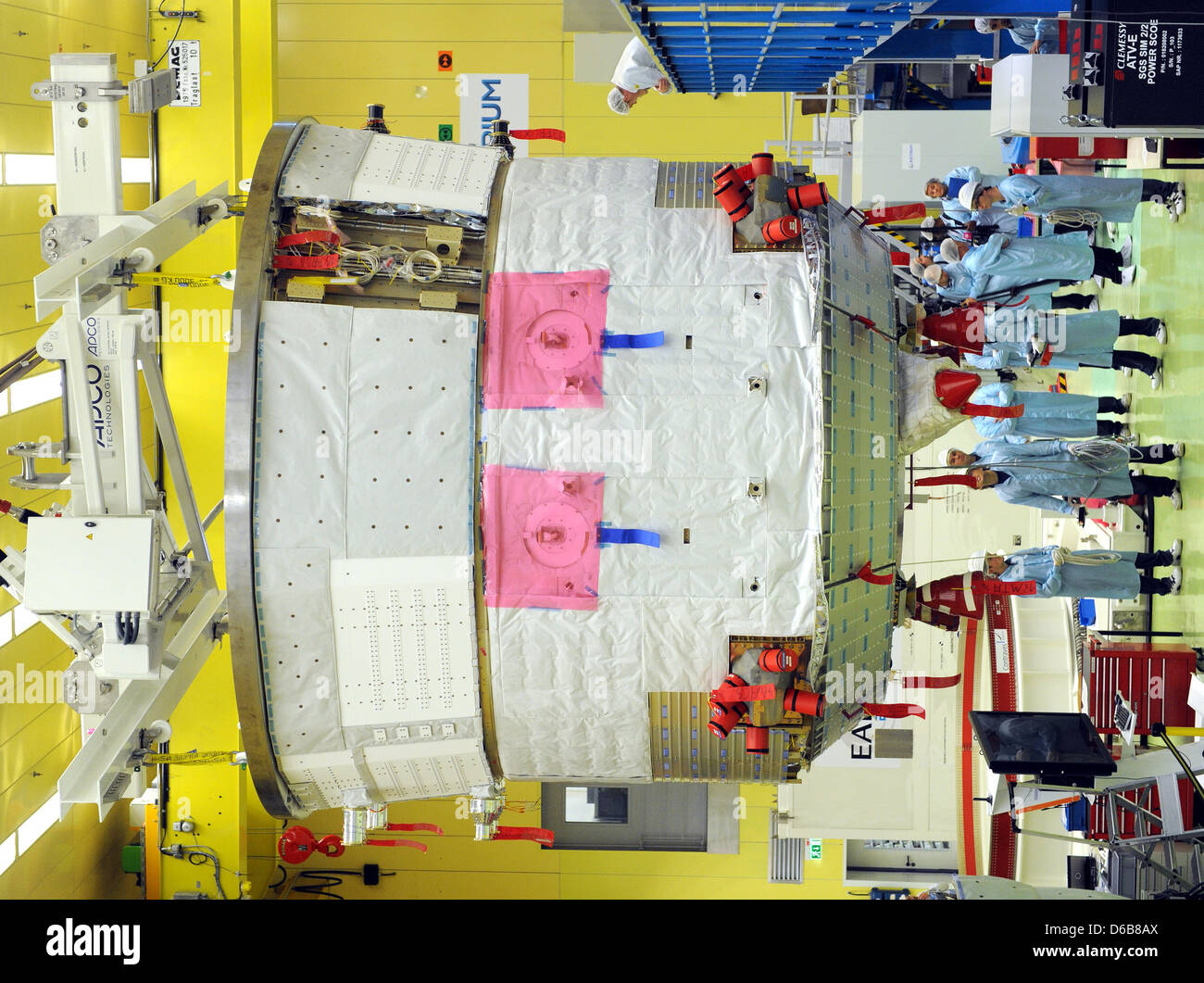 The S/C module of space shuttle ATV-4 'Albert Einstein' is loaded into ...