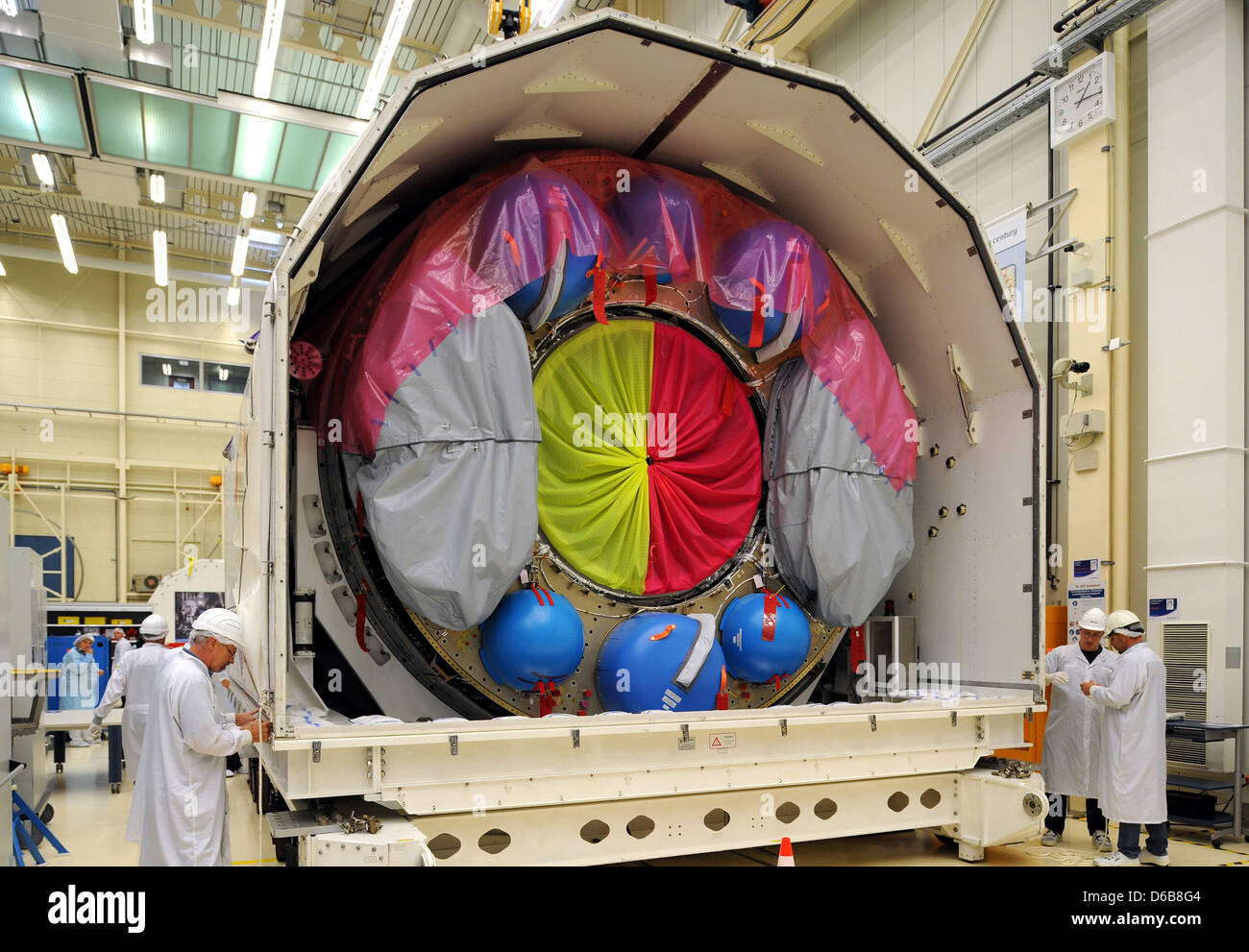 The S/C module of space shuttle ATV-4 'Albert Einstein' is loaded into ...