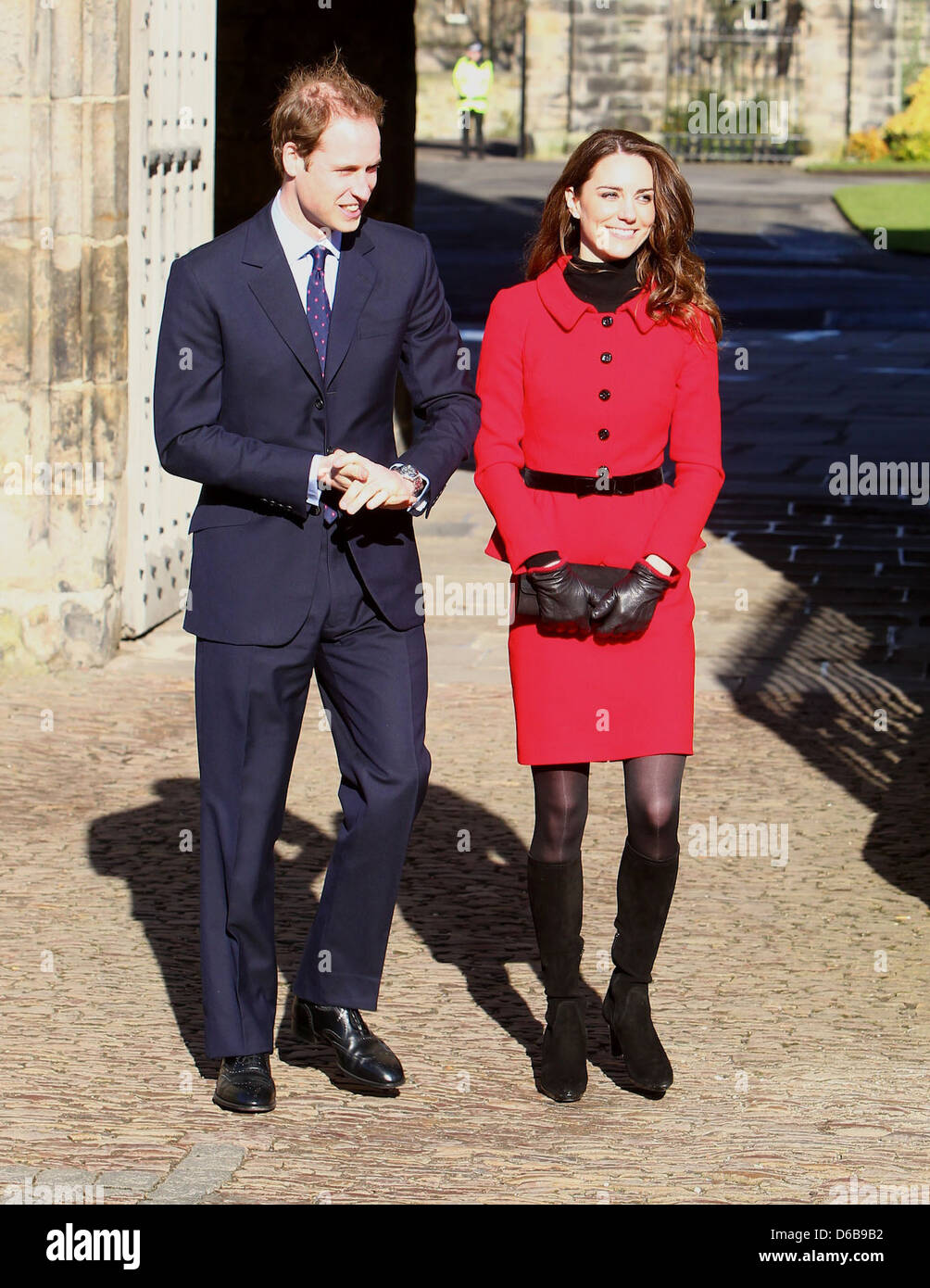 Prince William and Kate Middleton return to St. Andrews university ...