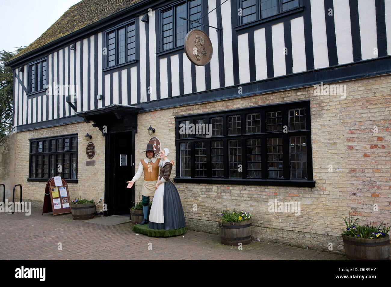 Oliver cromwell house museum hi-res stock photography and images - Alamy