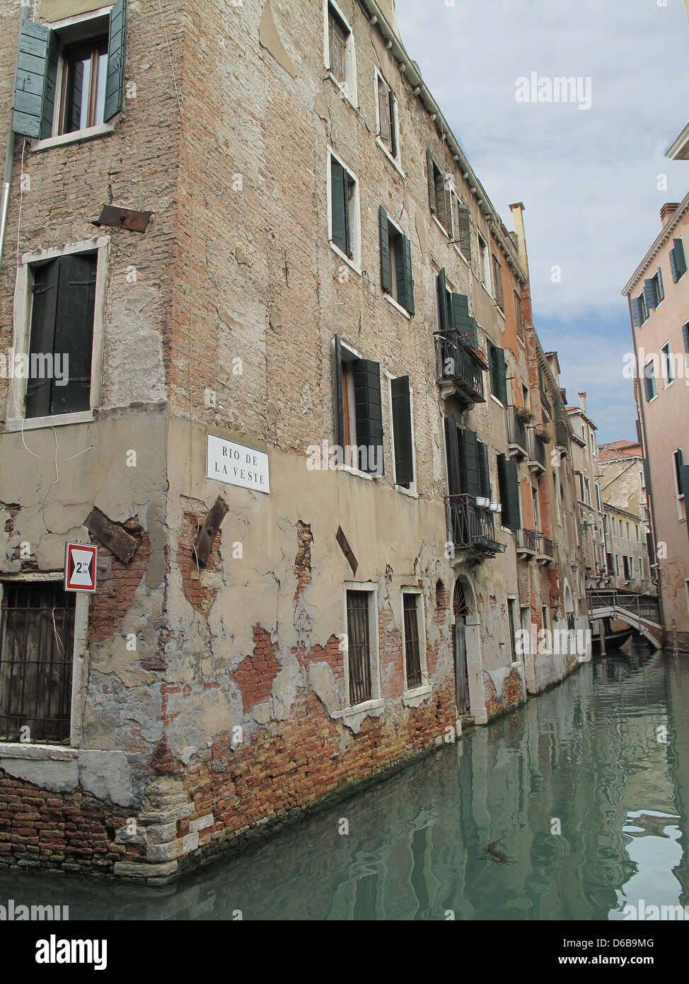 Buildings damaged water in venice hi-res stock photography and images ...