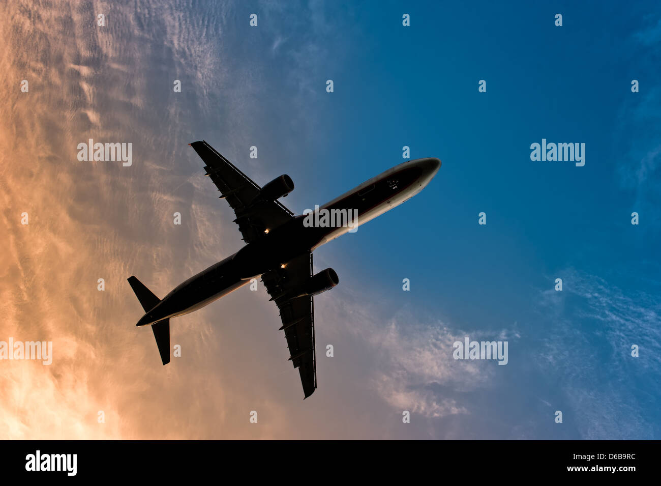 Back view airliner hi-res stock photography and images - Alamy