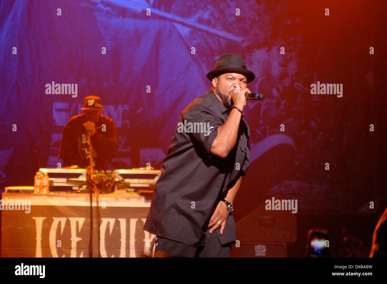 Ice Cube live in concert at The Wiltern Los Angeles, California - 23.02 ...