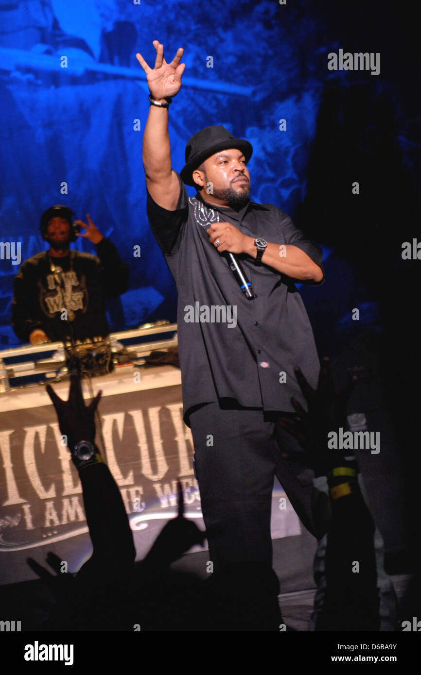 Ice Cube live in concert at The Wiltern Los Angeles, California - 23.02 ...