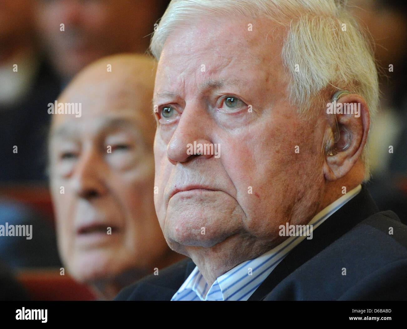 Former German Chancellor Helmut Schmidt (R) and Former French President ...