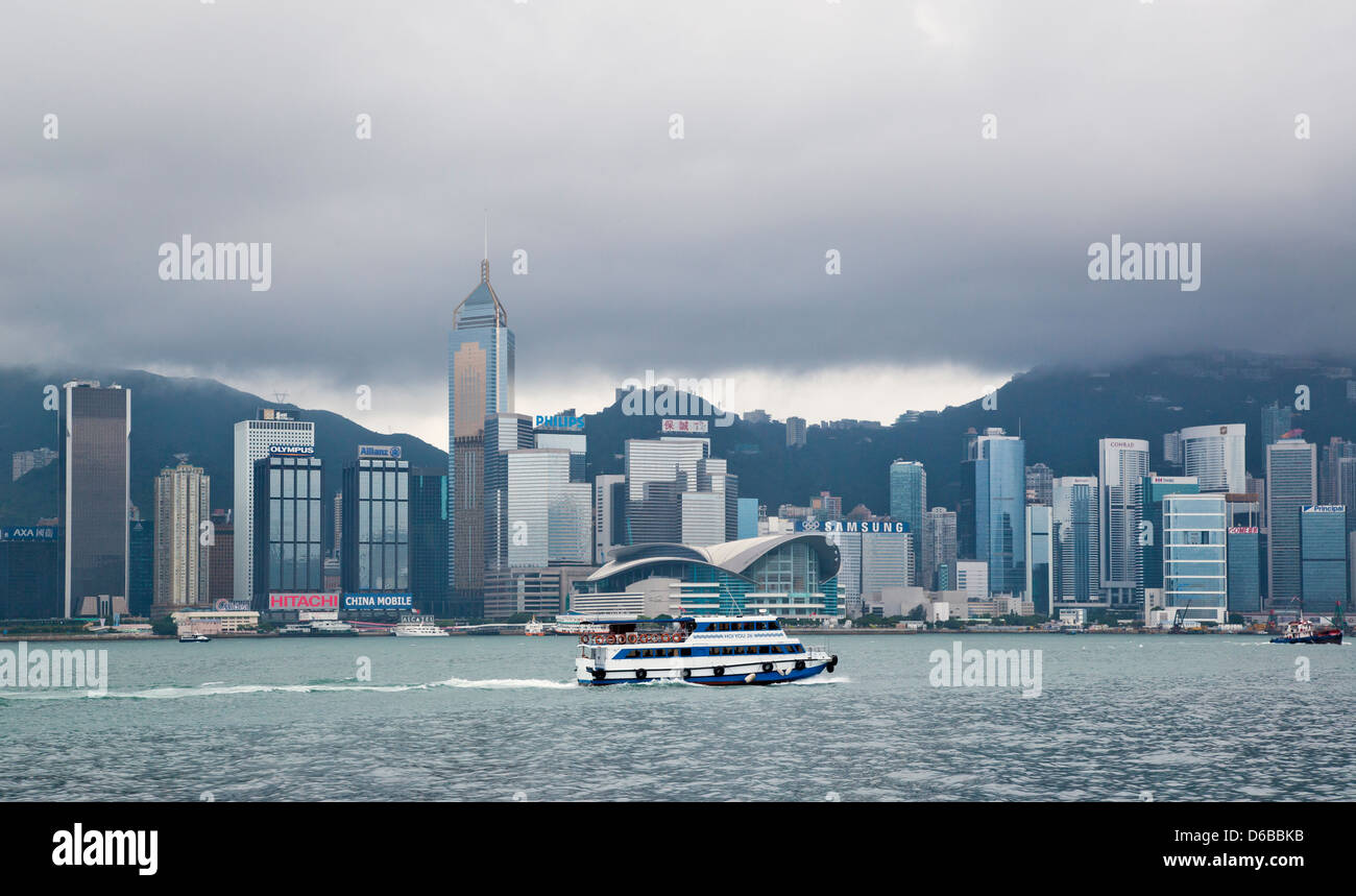 Hong kong ferry central plaza hi-res stock photography and images - Alamy