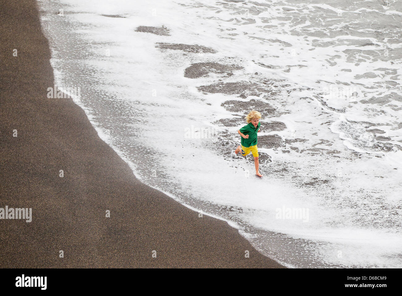 Playing with waves hi-res stock photography and images - Alamy
