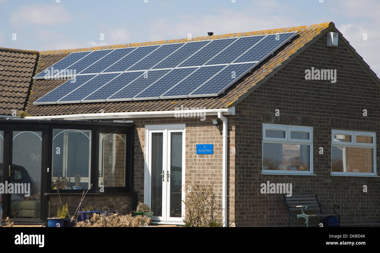 Solar panels uk home hi-res stock photography and images - Alamy